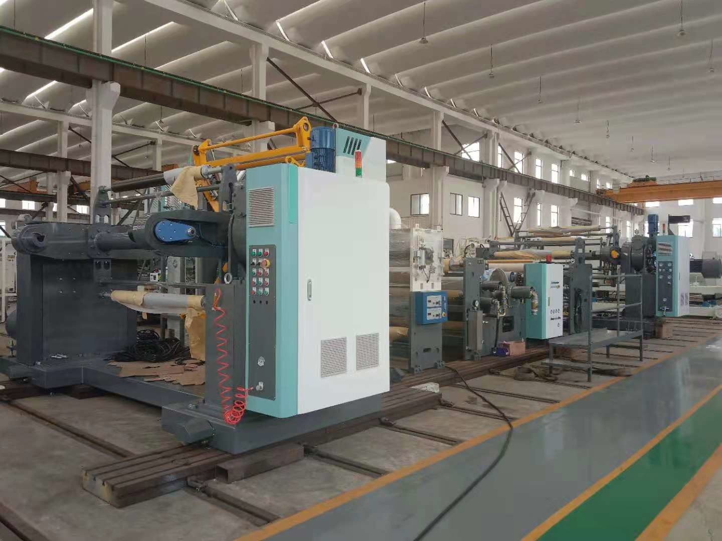 NEW COLOR DESIGN OF LAIYI'S EXTRUSION LAMINATING MACHINE